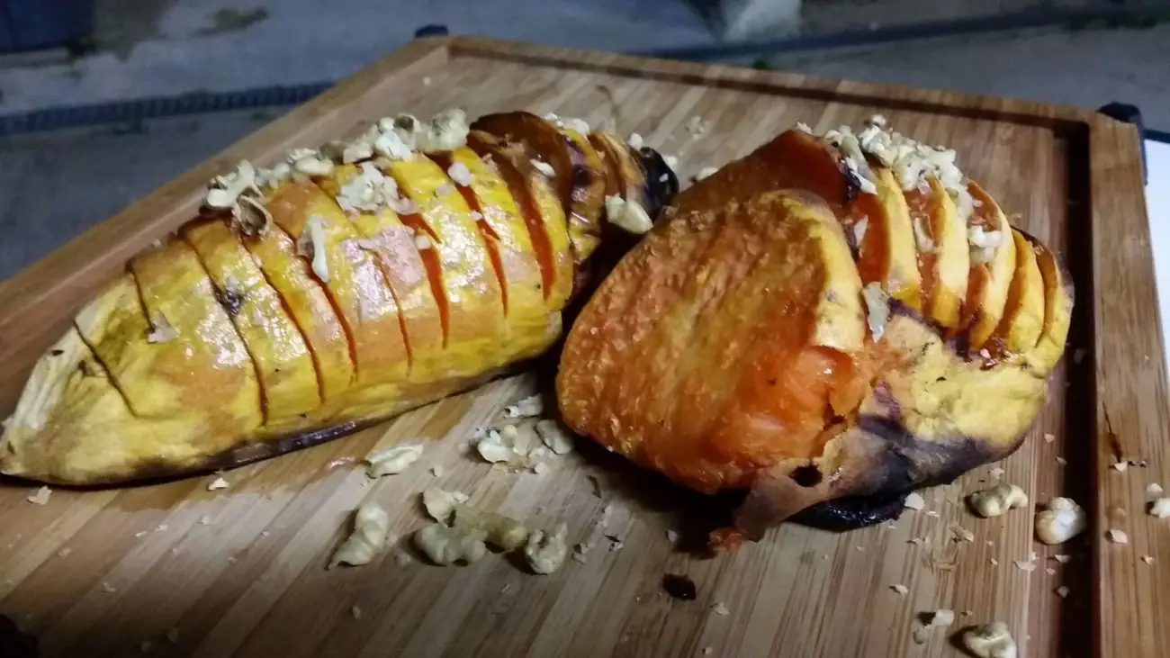 Pavé de rumsteck au poivre et patate douce façon Hasselback aux noix ...